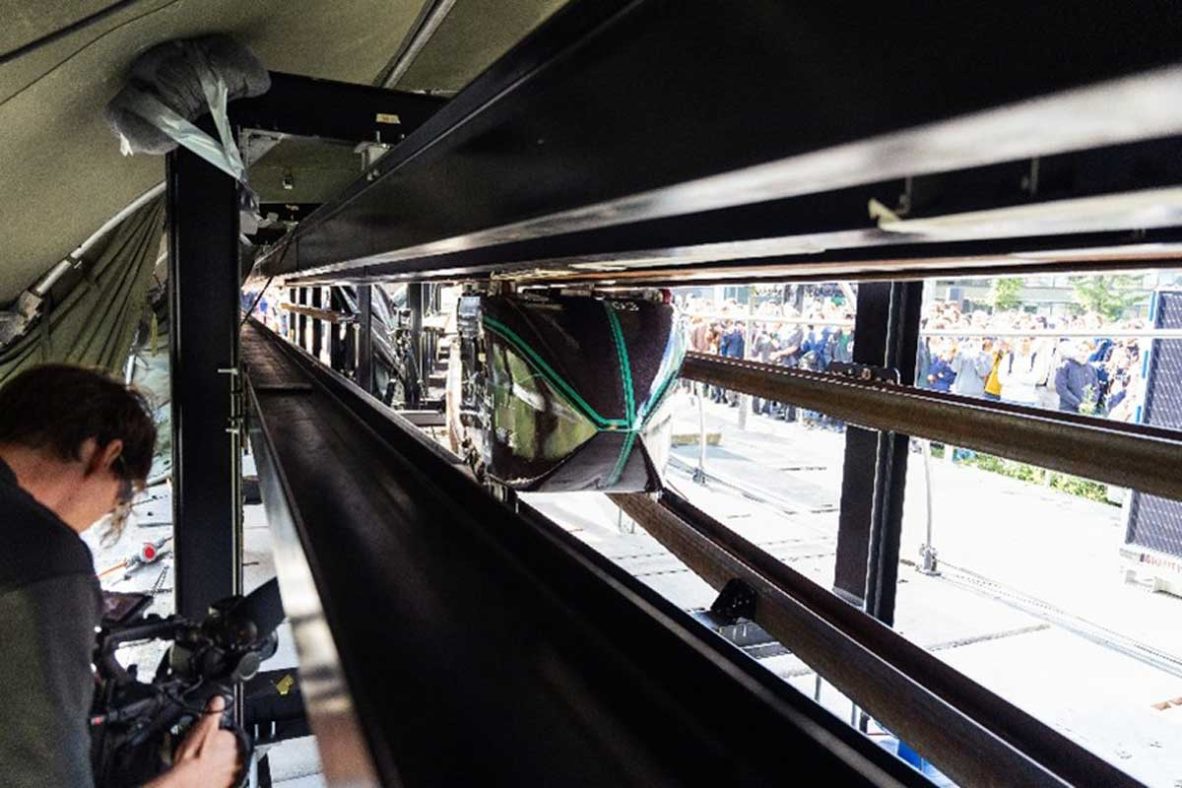 The first Hyperloop lane switch - Eurocircuits